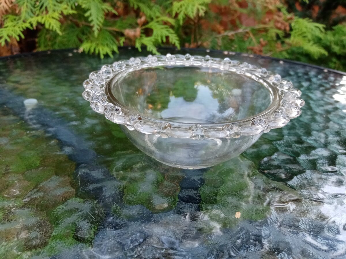 Igaunījas rāžotāja Tarbeklaas mežģīņu stikla bļodiņa, caurspīdīga ...