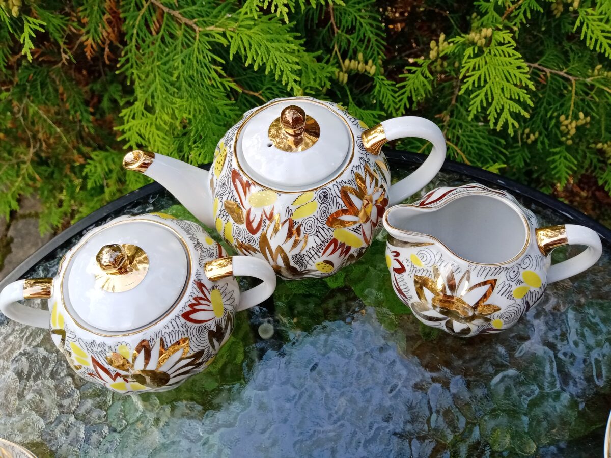 Brīnišķīga tējas servīze "Zelta margrietiņas" ar izsmalcinātu rokas ...